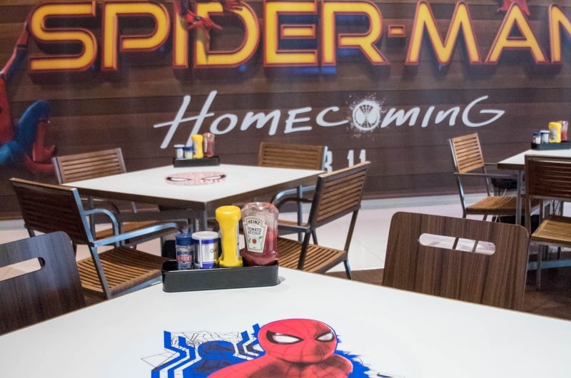 『ホームカミング』記念！ 期間限定「スパイダーマンカフェ」全メニュー実食レポート | THE RIVER