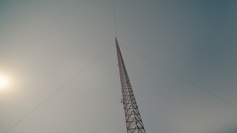 地上600mふたりぼっち『FALL／フォール』公開決定 ─ 超高所サバイバル・スリラー、ついに日本上陸 | THE RIVER